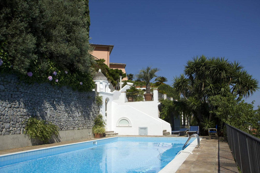 Villa Escarlata - LaCure Villas